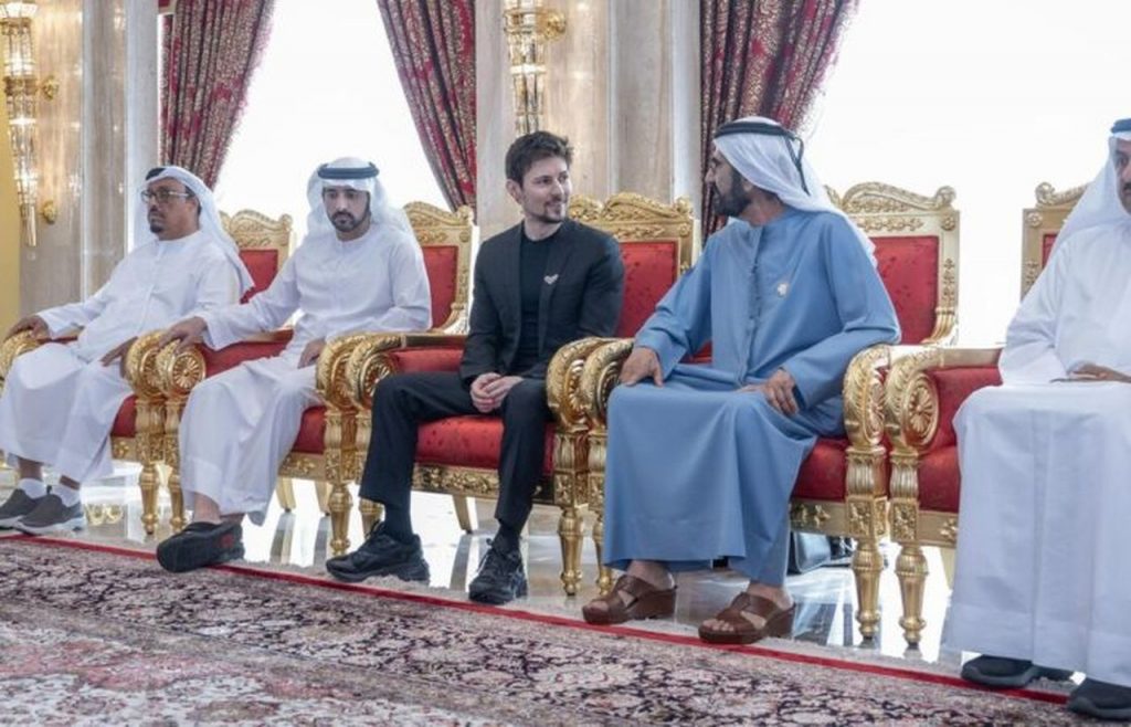 Pavel Durov byl od pařížského soudu propuštěn na kauci 5 milionů EUR a ...