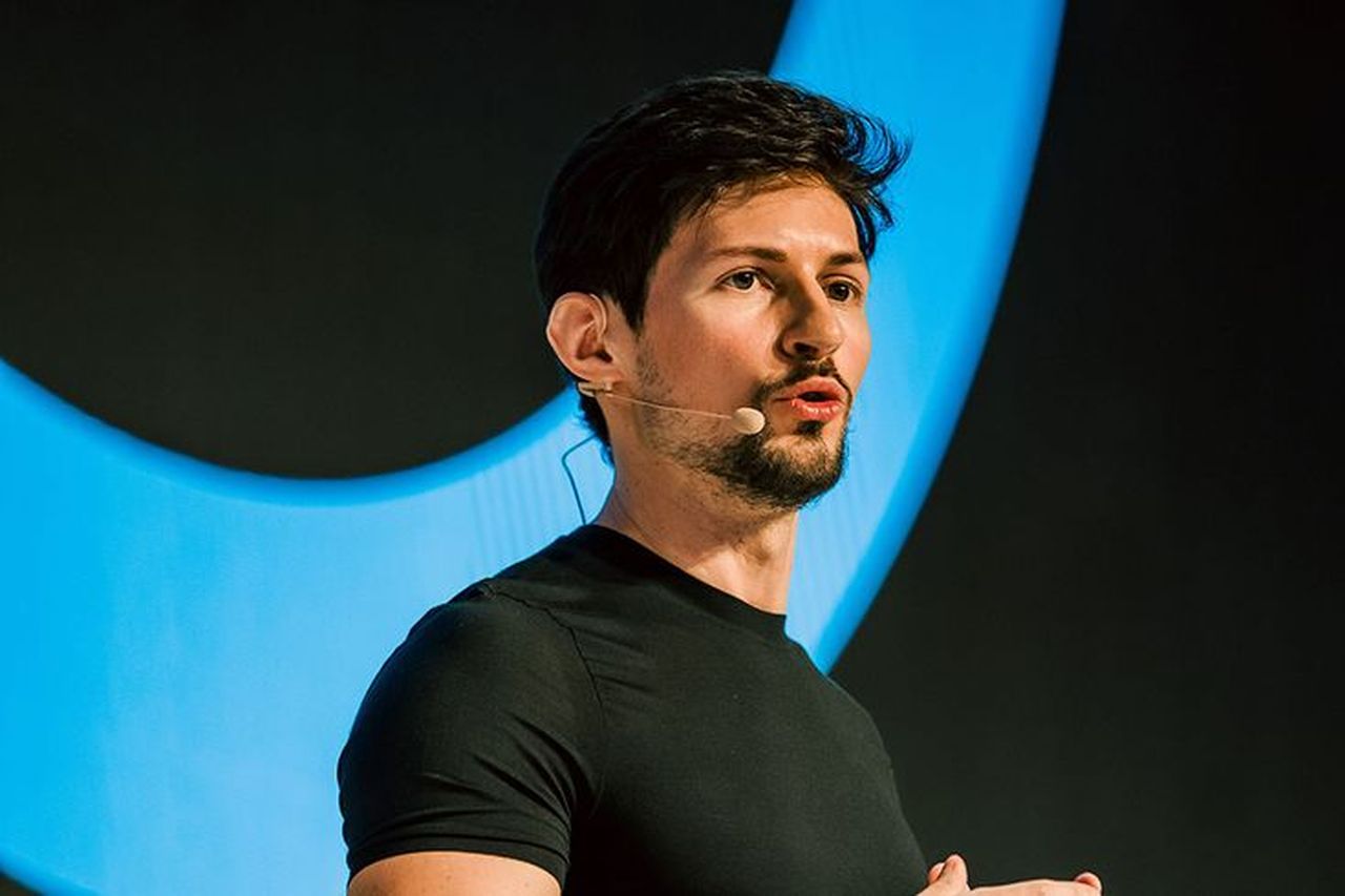 Pavel Durov byl od pařížského soudu propuštěn na kauci 5 milionů EUR a ...