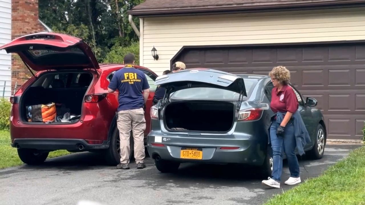 Analytik Scott Ritter vylíčil, jak mu FBI vtrhla do domu pod záminkou ...