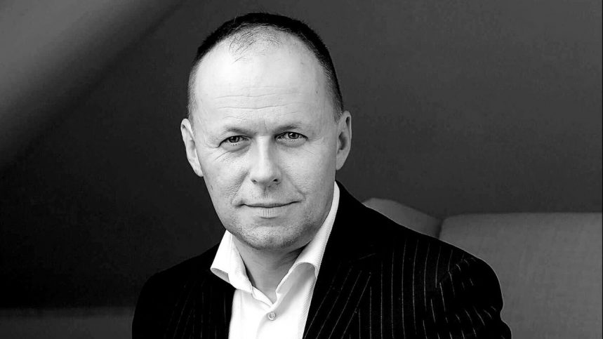 Okolo vlády Petra Fialy se hromadí mrtvoly! | Pravý prostor